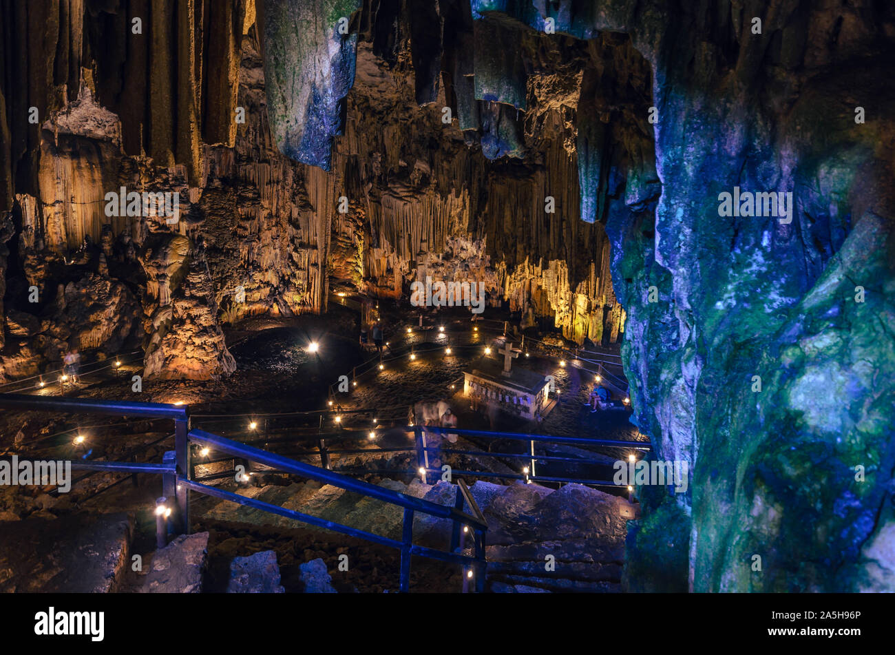 Melidoni cave, an amazing historical and archaeological cave with the ...