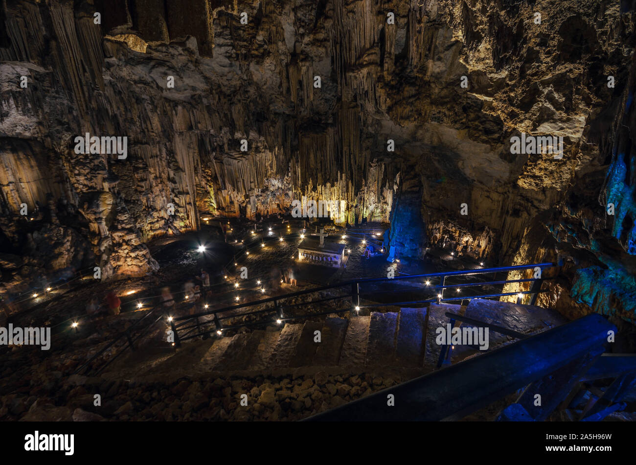Aragonite cave hi-res stock photography and images - Alamy