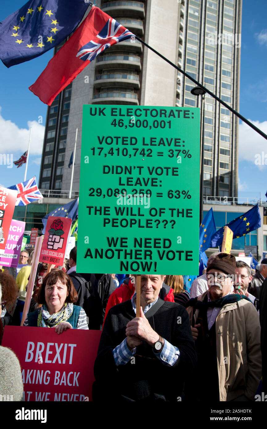 Voting placard hi-res stock photography and images - Alamy