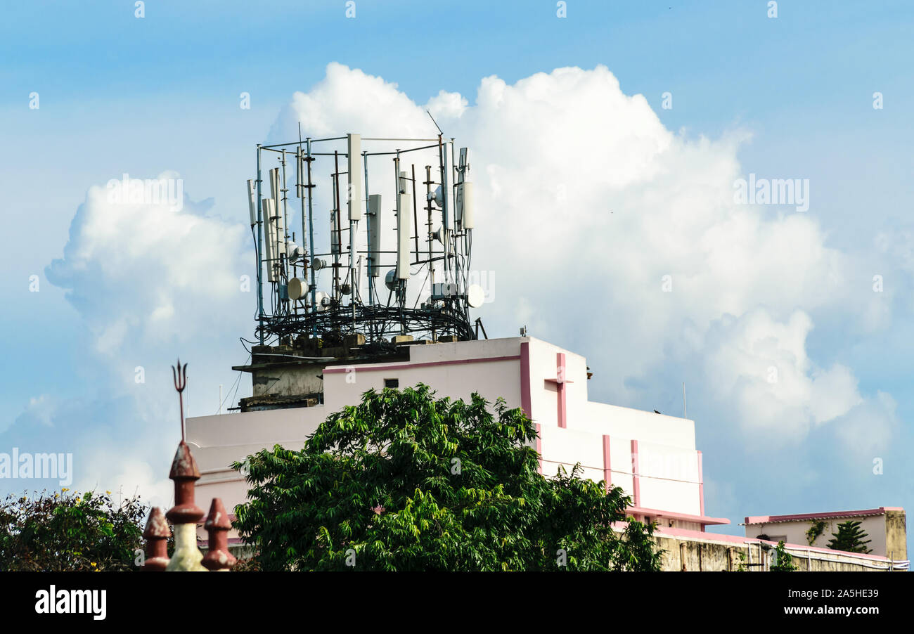 Heavy High Voltage Electric Power Transmission Cell Tower radio Antenna ...