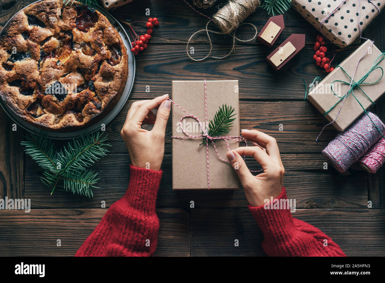 Papaer craft hi-res stock photography and images - Alamy