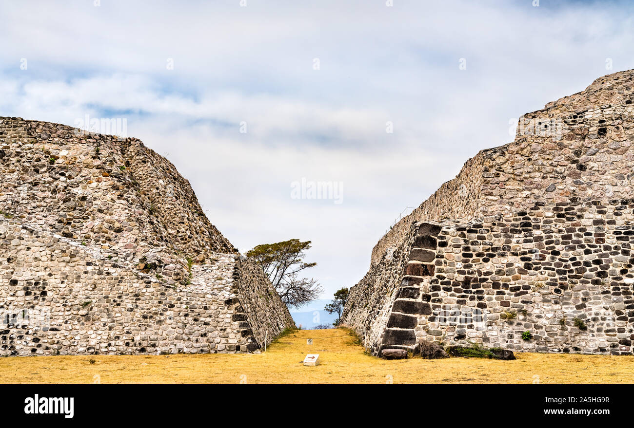 Xochicalco pyramid hi-res stock photography and images - Alamy