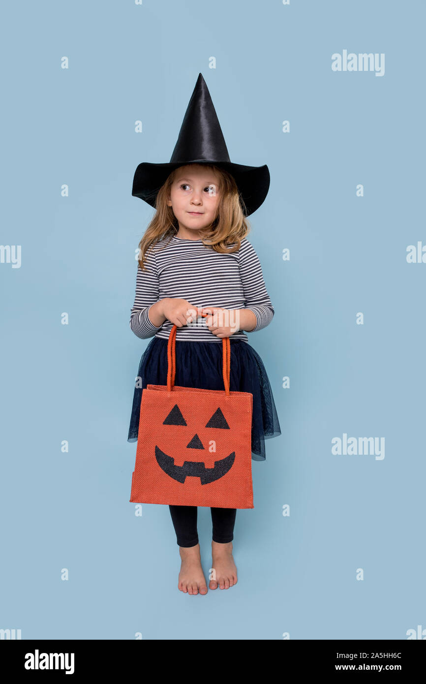 Child witch hat hi-res stock photography and images - Alamy