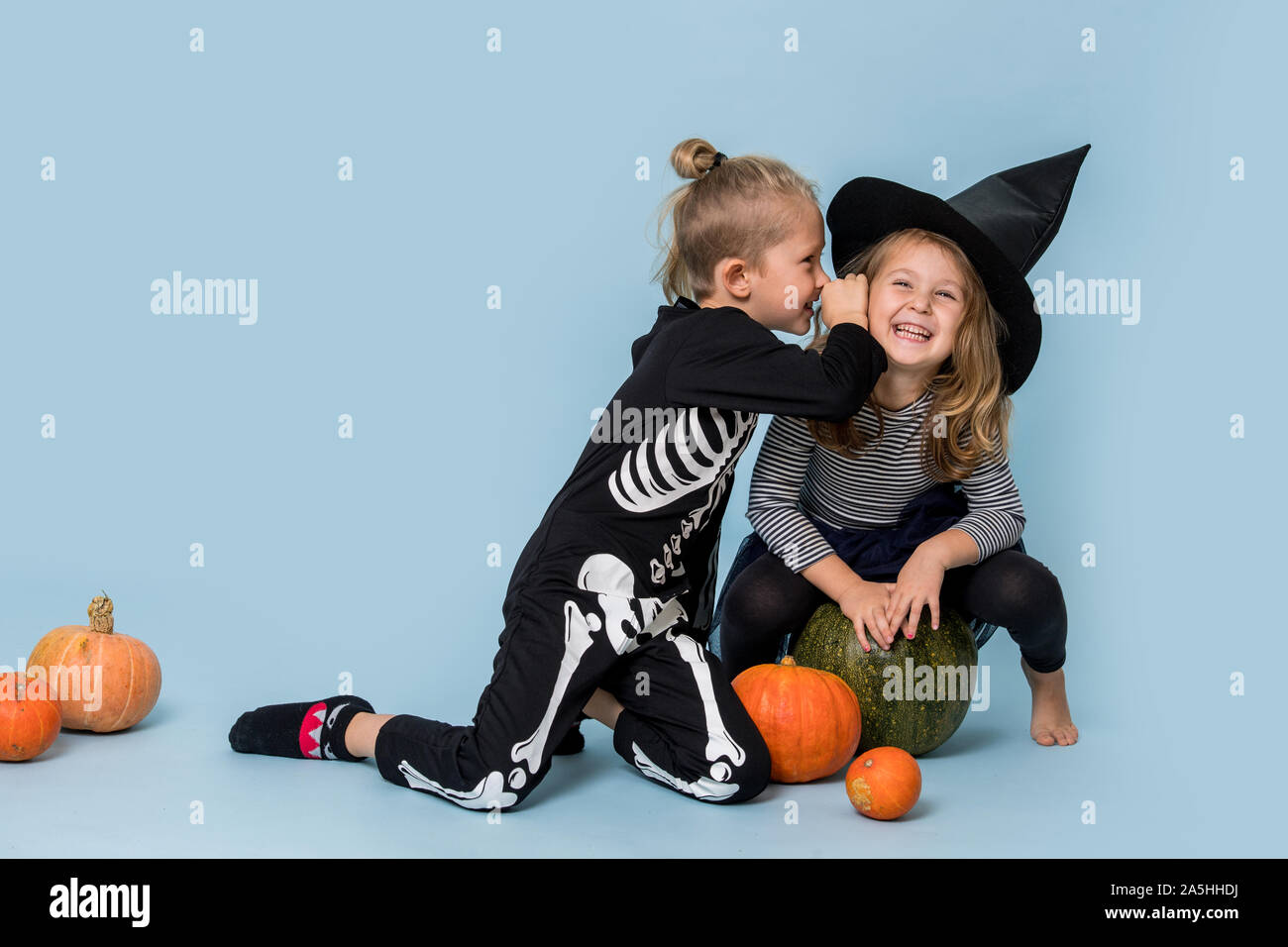 Cute boy barefoot costume hi-res stock photography and images - Alamy