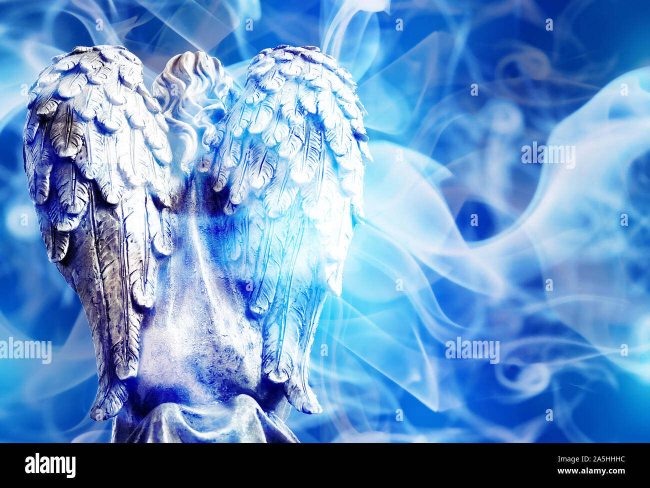 Statue back hi-res stock photography and images - Alamy