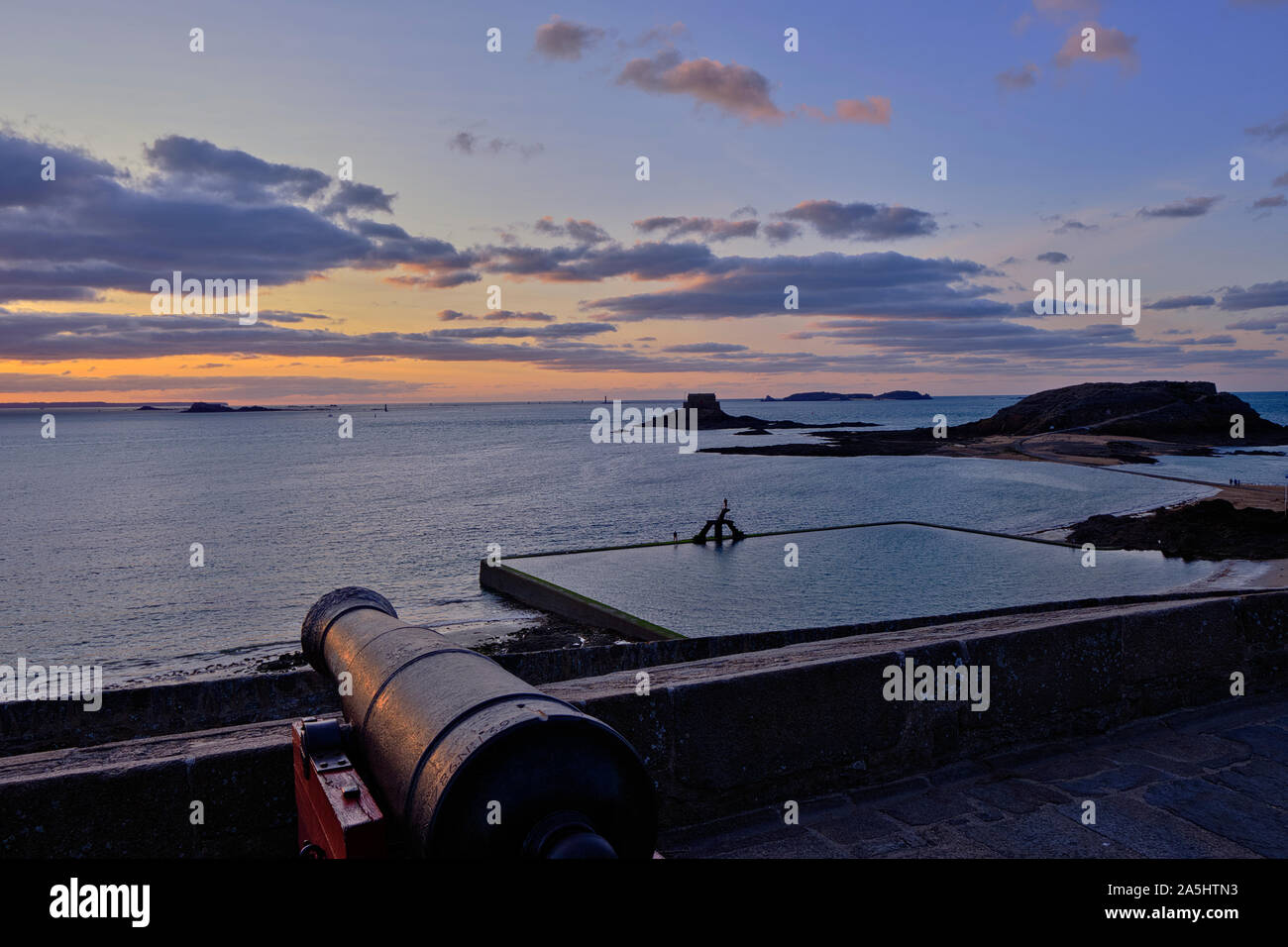 Seawater pool hi-res stock photography and images - Alamy