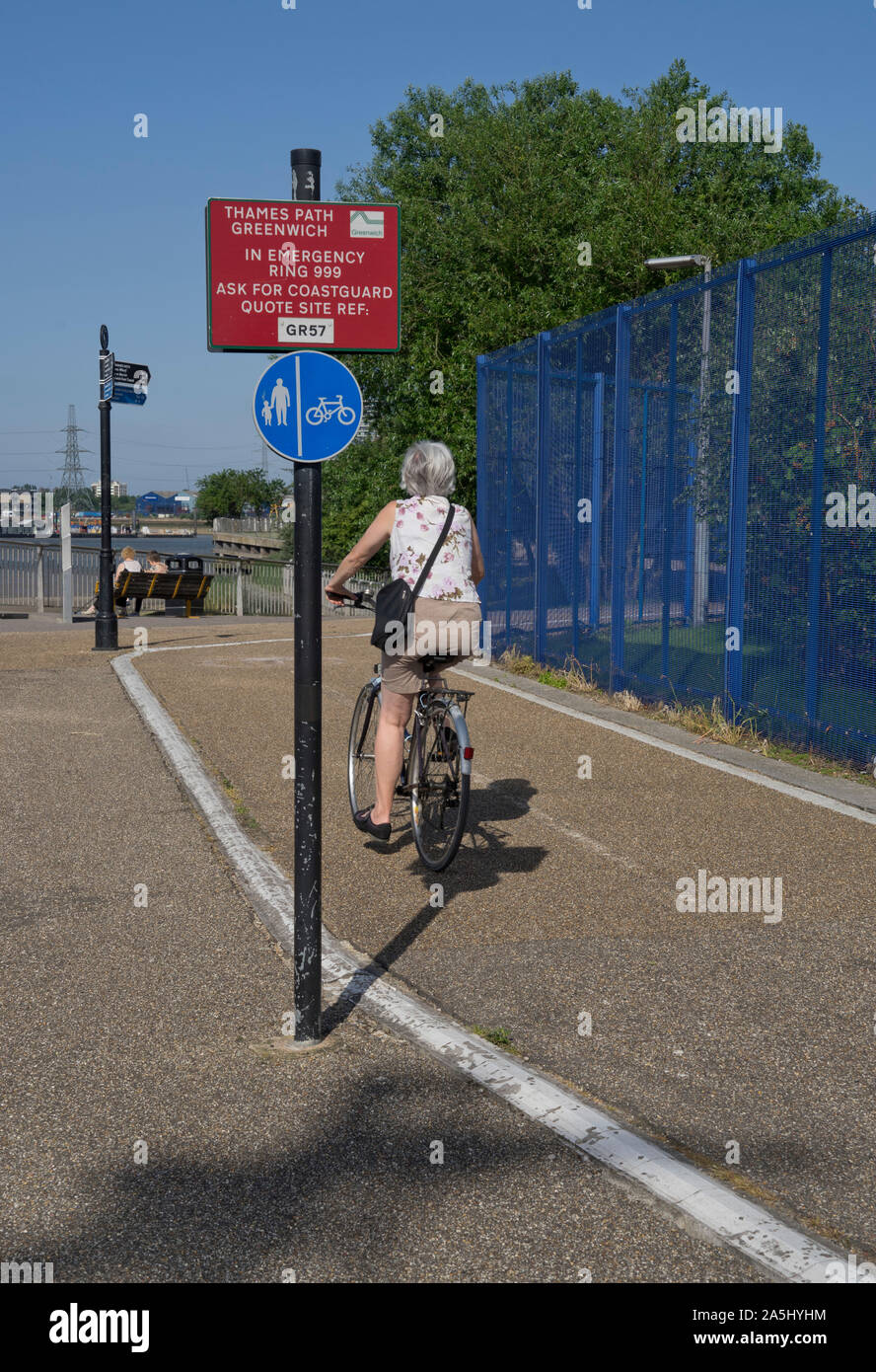Walking and cycling path by Millennium Dome and O2 Arena ,North ...