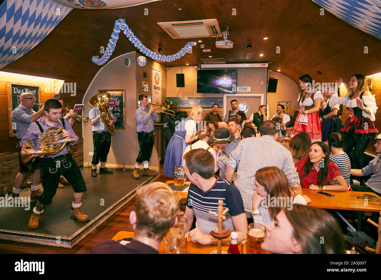 1 liter beer hi-res stock photography and images - Alamy