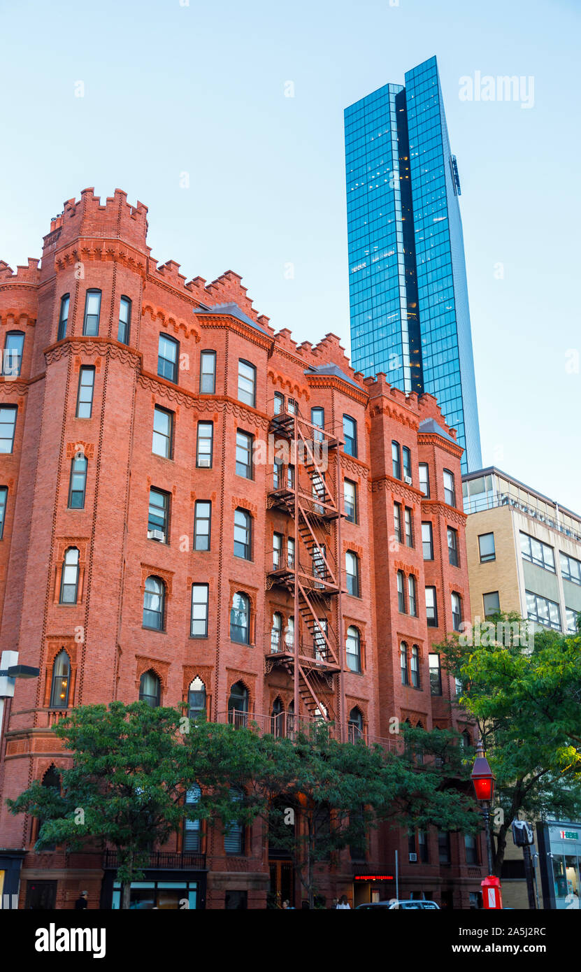 External fire escape ladders hi-res stock photography and images - Alamy