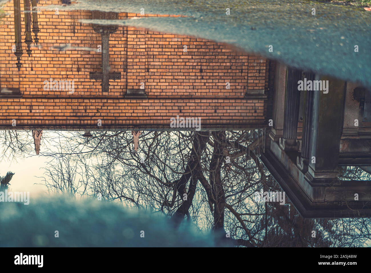 Cross reflection puddle hi-res stock photography and images - Alamy