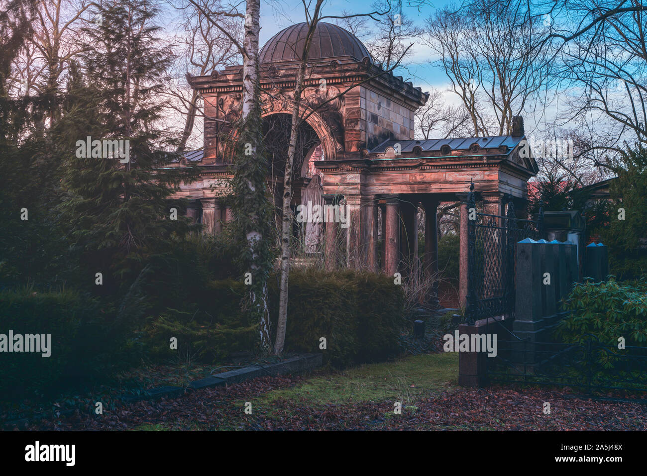 old monument with dome and pillars in a park Stock Photo - Alamy
