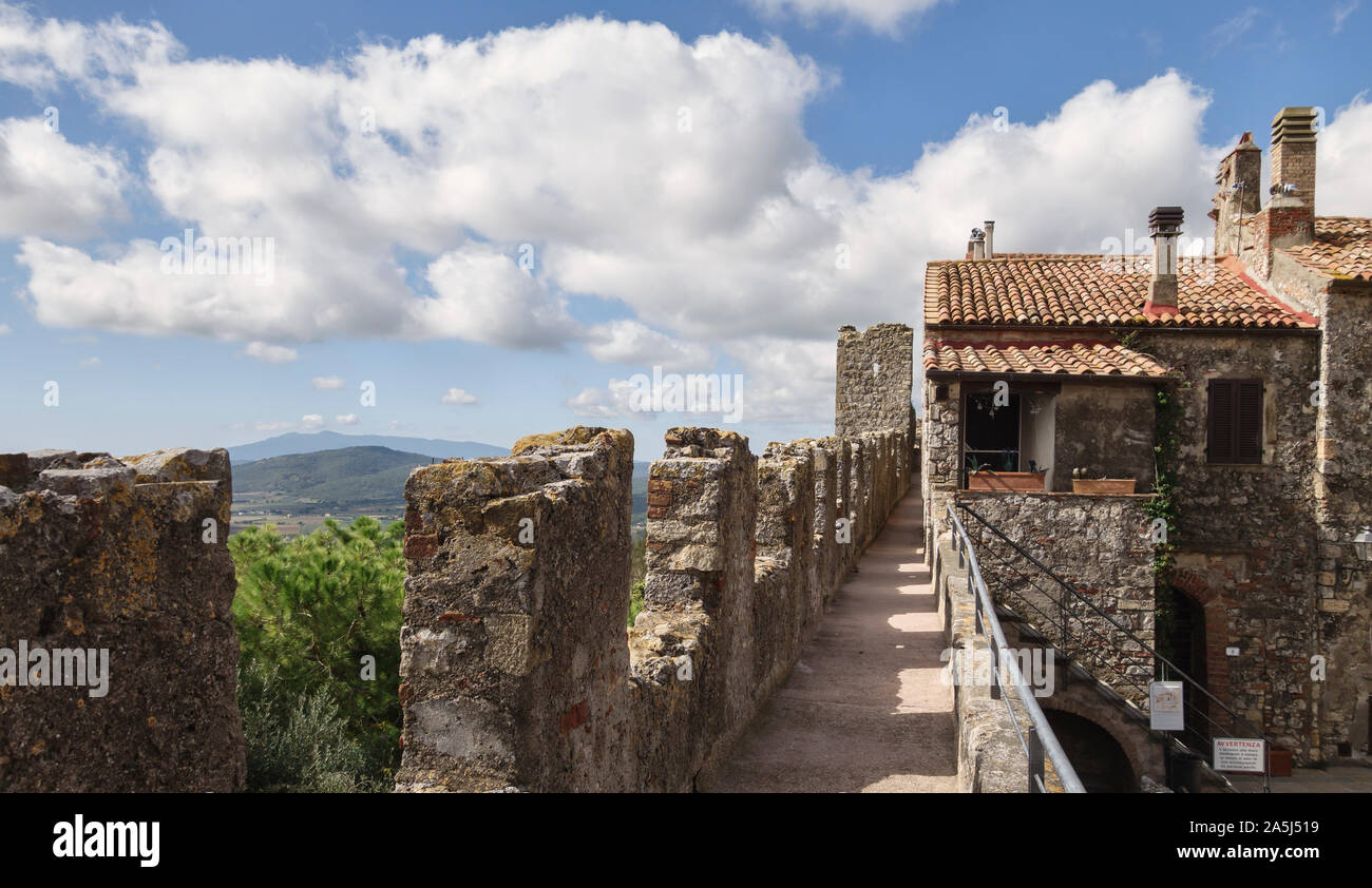 Capalbio, southern Tuscany, Italy. This medieval hilltop fortified ...