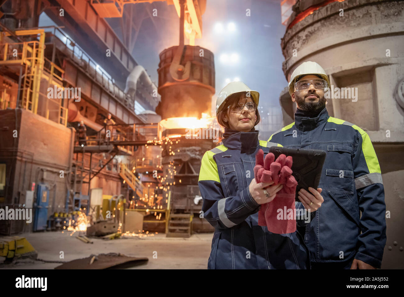 Digital manufacturing industry hi-res stock photography and images - Alamy