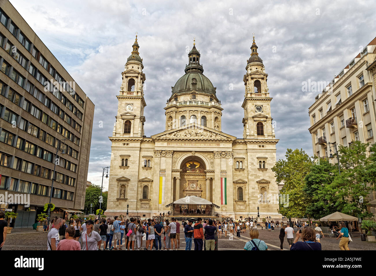 Szent istvan bazilika is a roman catholic basilica in budapest hi-res ...