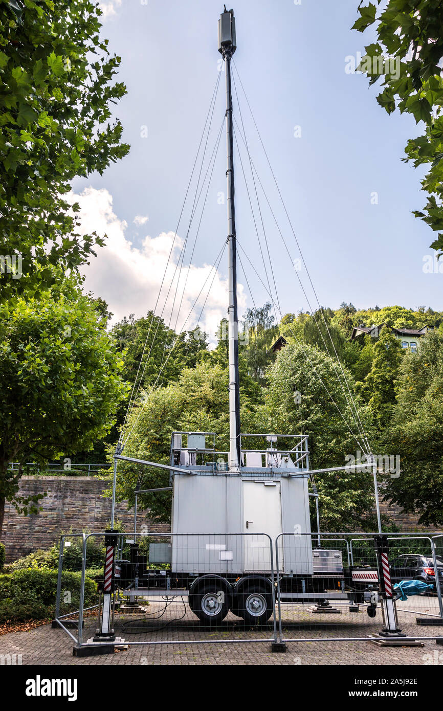 Cellphone transmission hi-res stock photography and images - Alamy