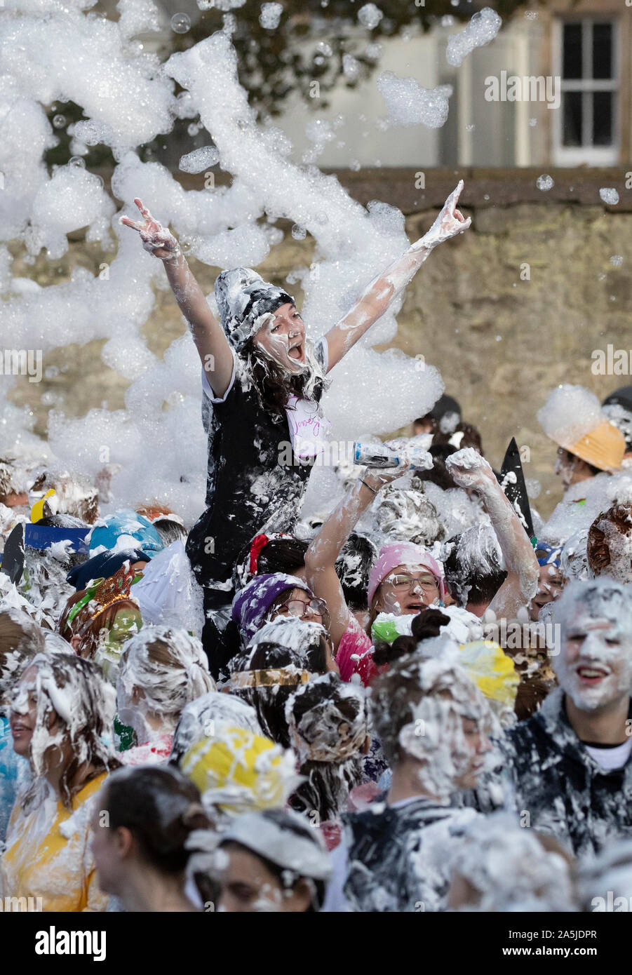 Hundreds students take part hi-res stock photography and images - Alamy