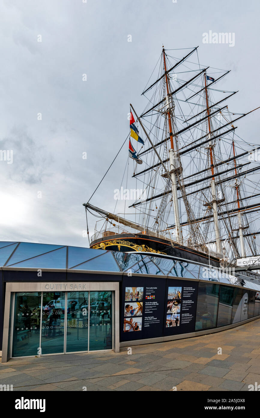 LONDON GREENWICH THE CUTTY SARK CLIPPER THE ENTRANCE OR TICKET OFFICE ...