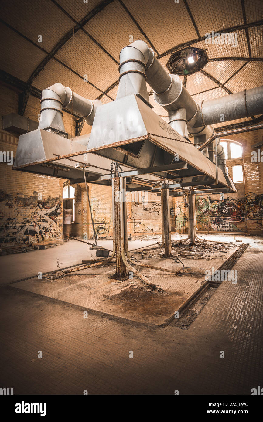 Lost place room hi-res stock photography and images - Alamy