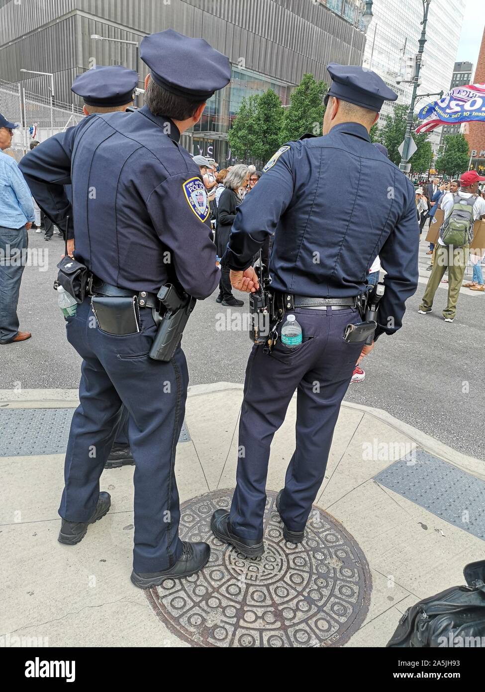 11 September 2019, US, New York: Police are standing near Ground Zero ...