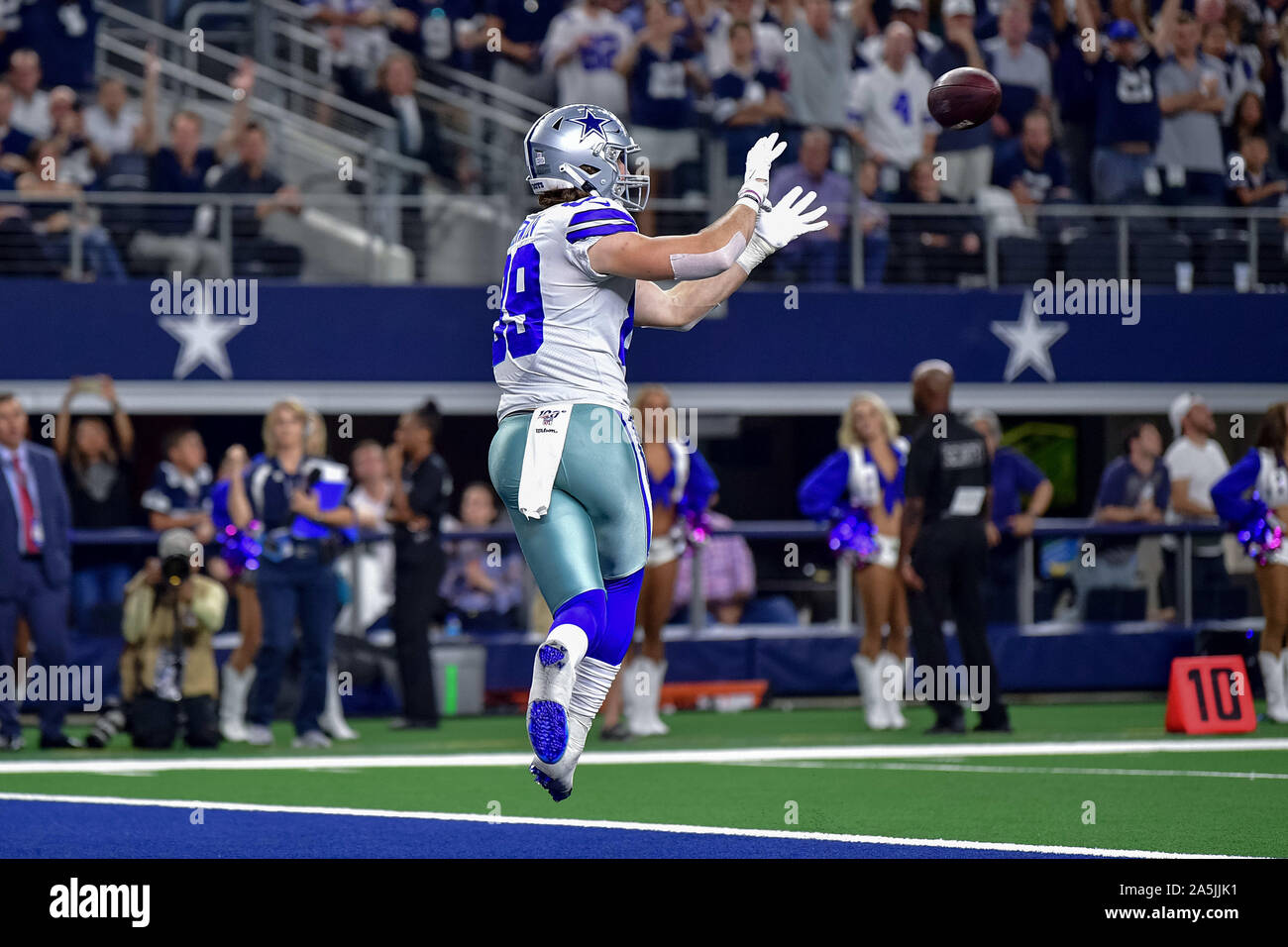 Arlington, Texas, USA. 20th Oct, 2019. Dallas Cowboys tight end Blake ...