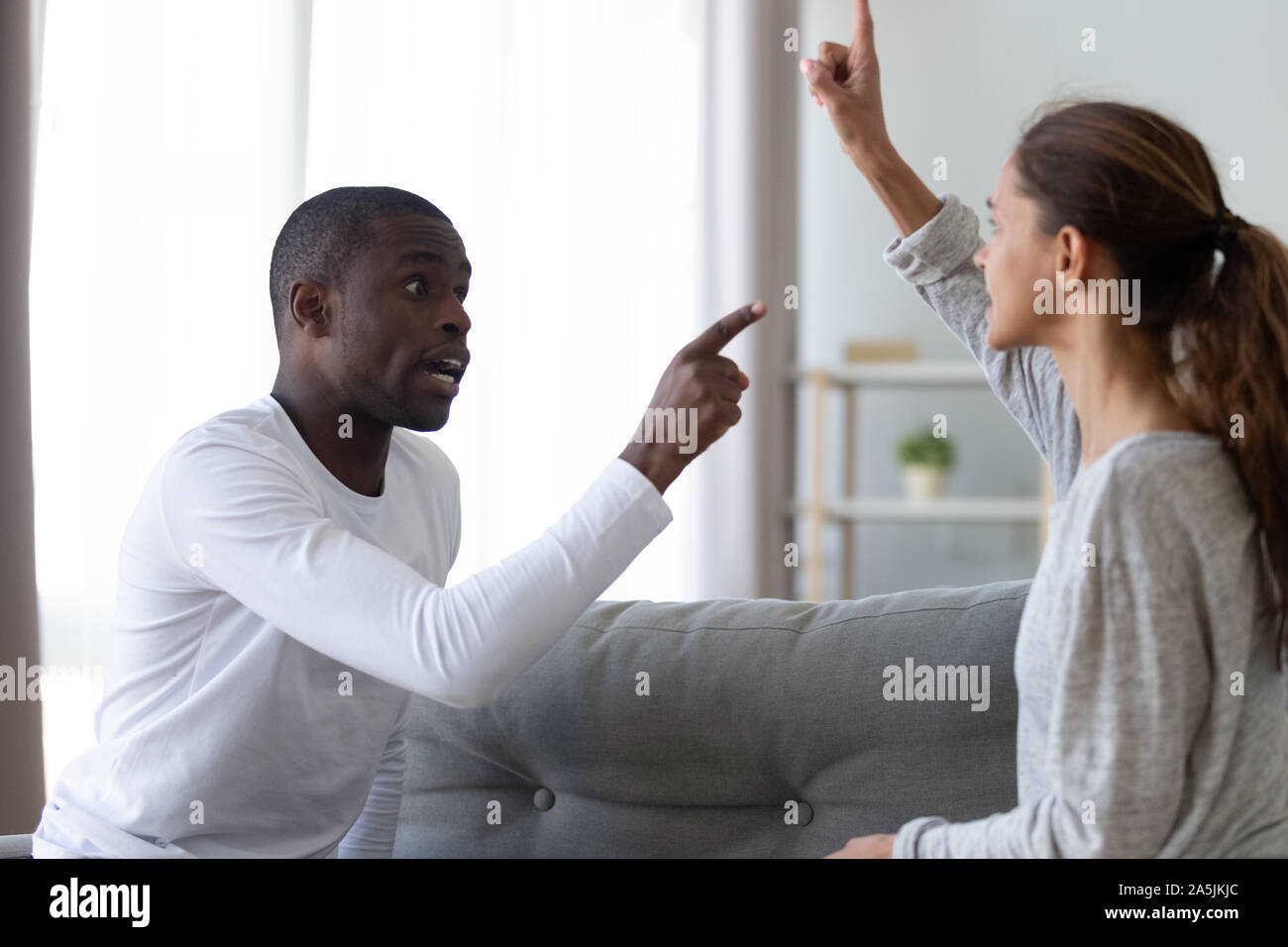 Black couple arguing hi-res stock photography and images - Alamy