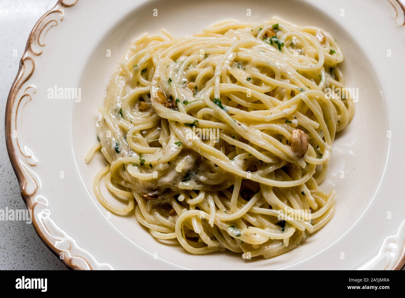 Italian gravy hi-res stock photography and images - Alamy