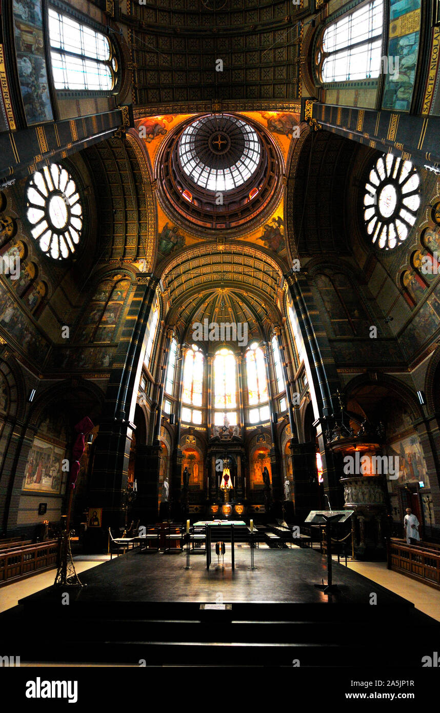 Saint nicholas church interior hi-res stock photography and images - Alamy