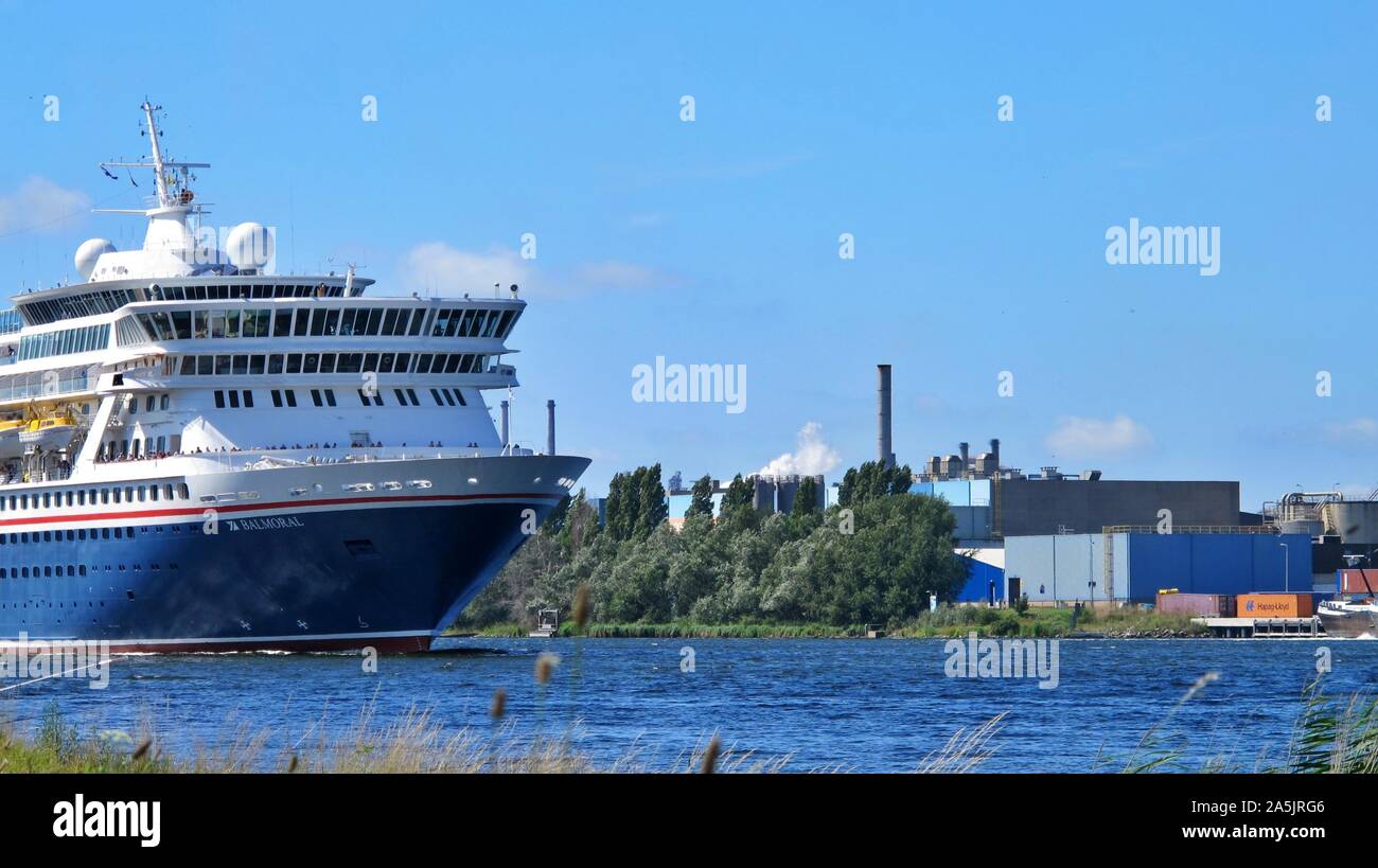 Cruise ship in canal Stock Photo - Alamy