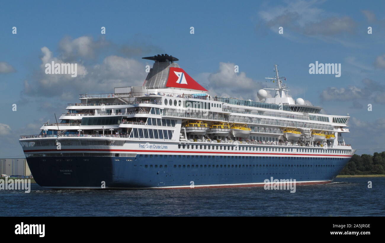 Cruise ship in canal Stock Photo - Alamy