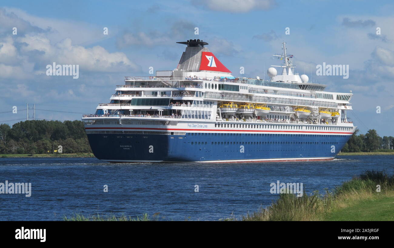 Cruise ship in canal Stock Photo - Alamy