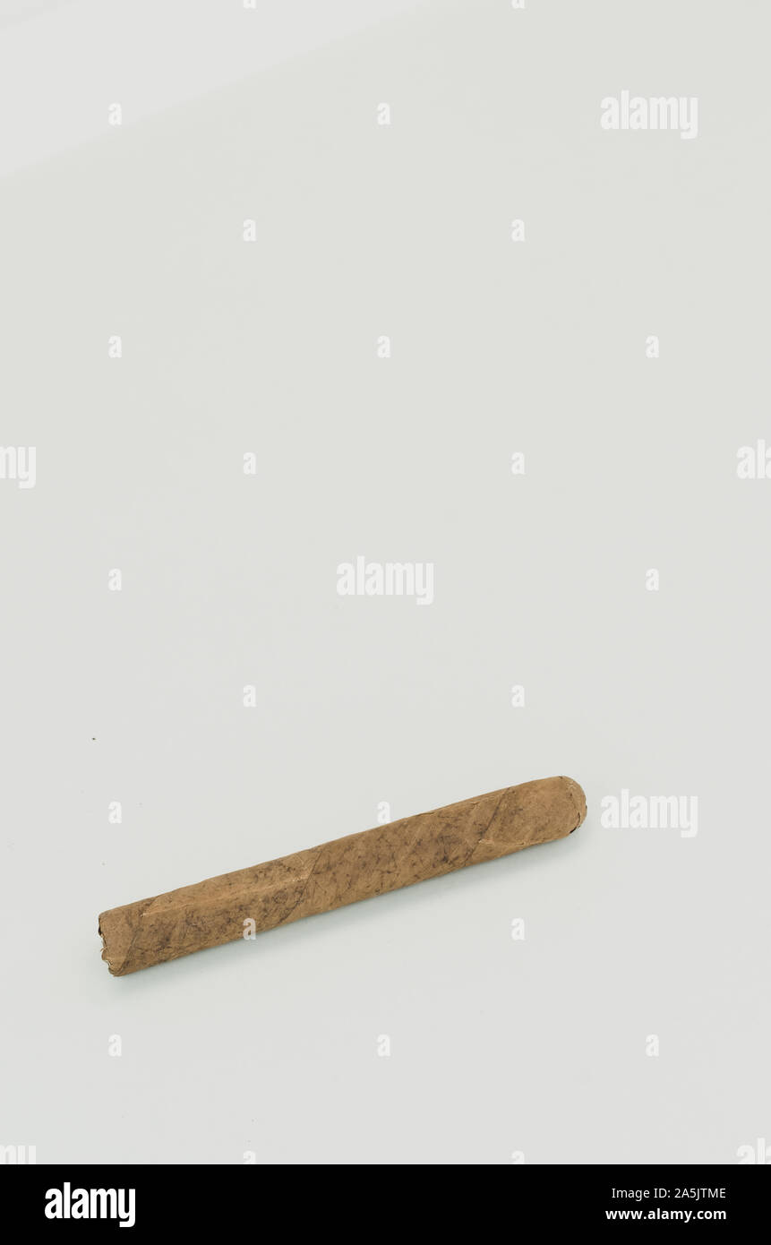 new cigar top view - paper background with copy space Stock Photo - Alamy