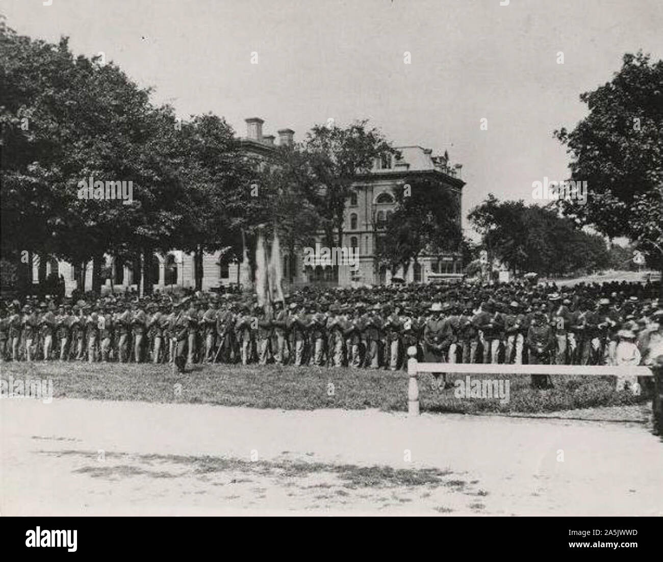 Cleveland veterans of the American Civil War at Public Square, 1865 Stock Photo - Alamy