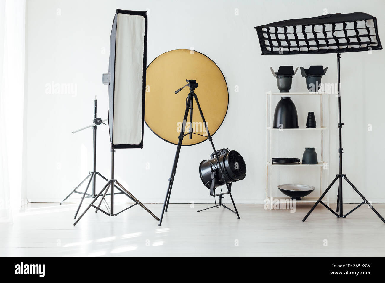 Photo studio equipment flash accessories professional photographer ...