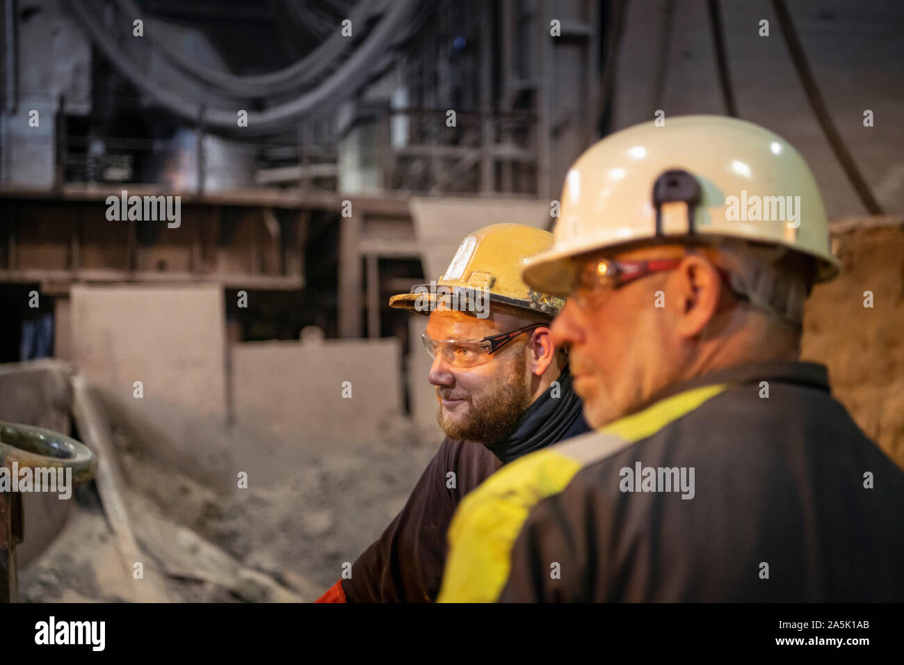 Steel cable manufacturing hi-res stock photography and images - Alamy