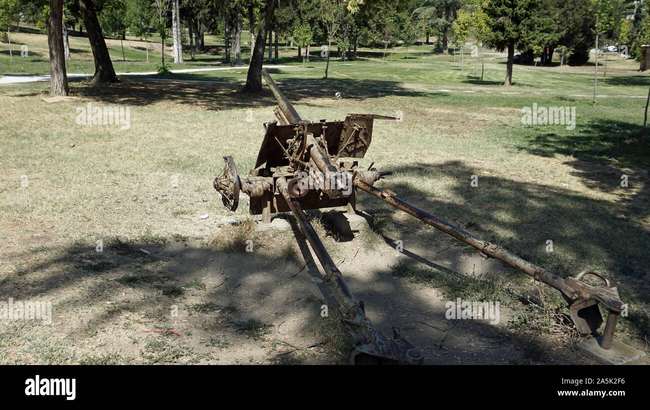 Old rusty cannon hi-res stock photography and images - Alamy