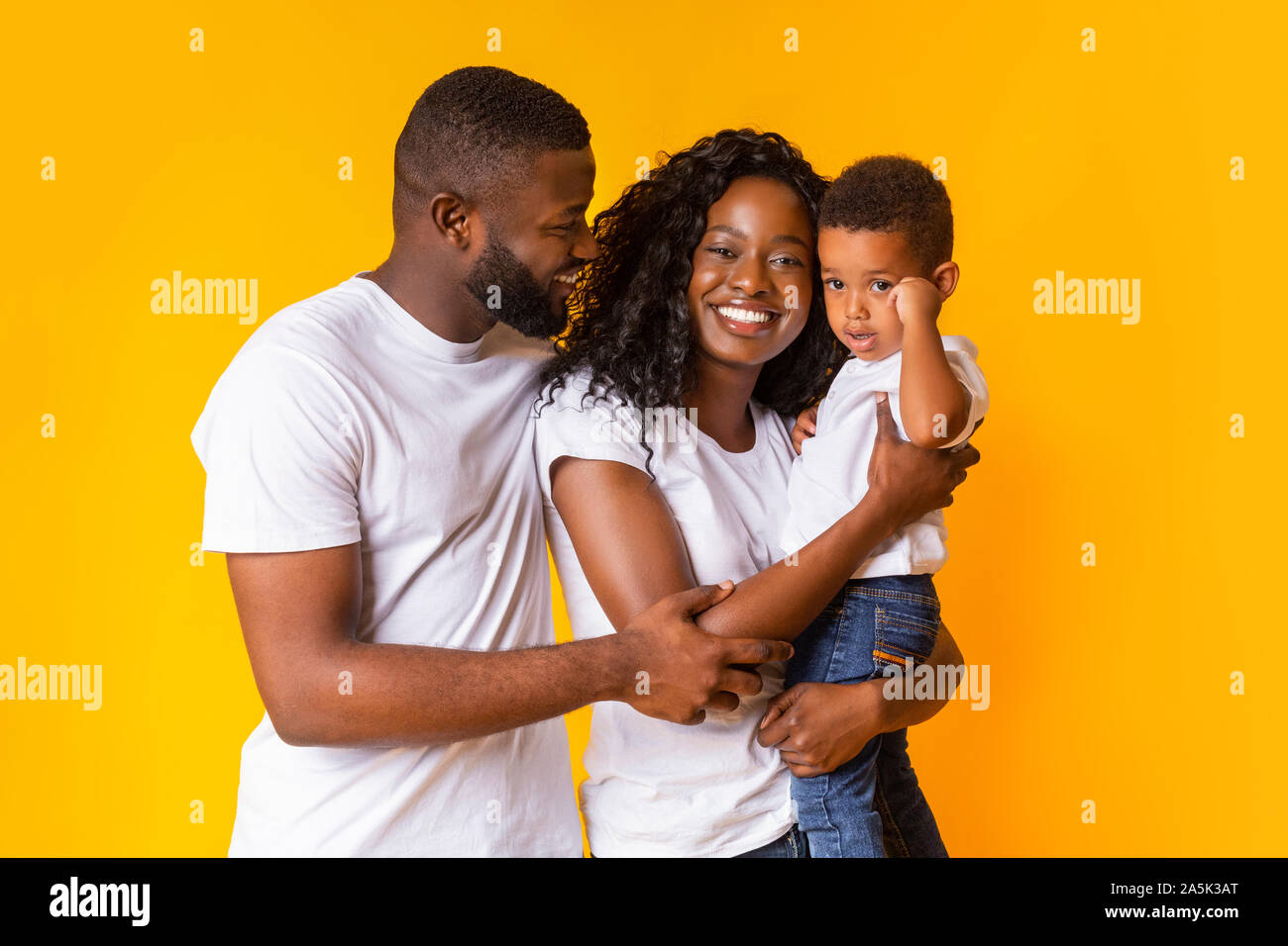 African parents hi-res stock photography and images - Alamy