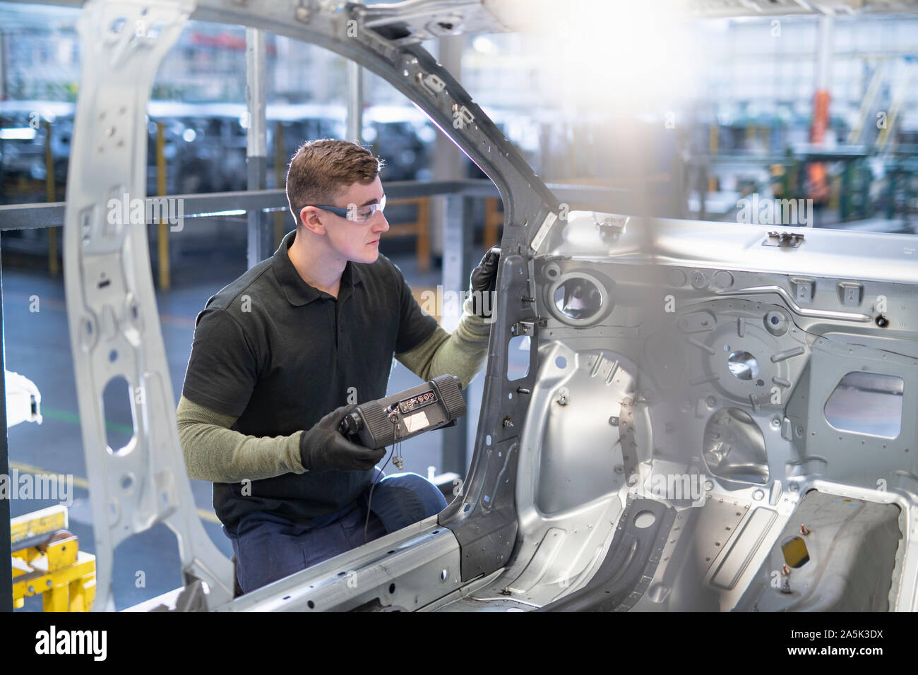 Engineer working port hi-res stock photography and images - Alamy