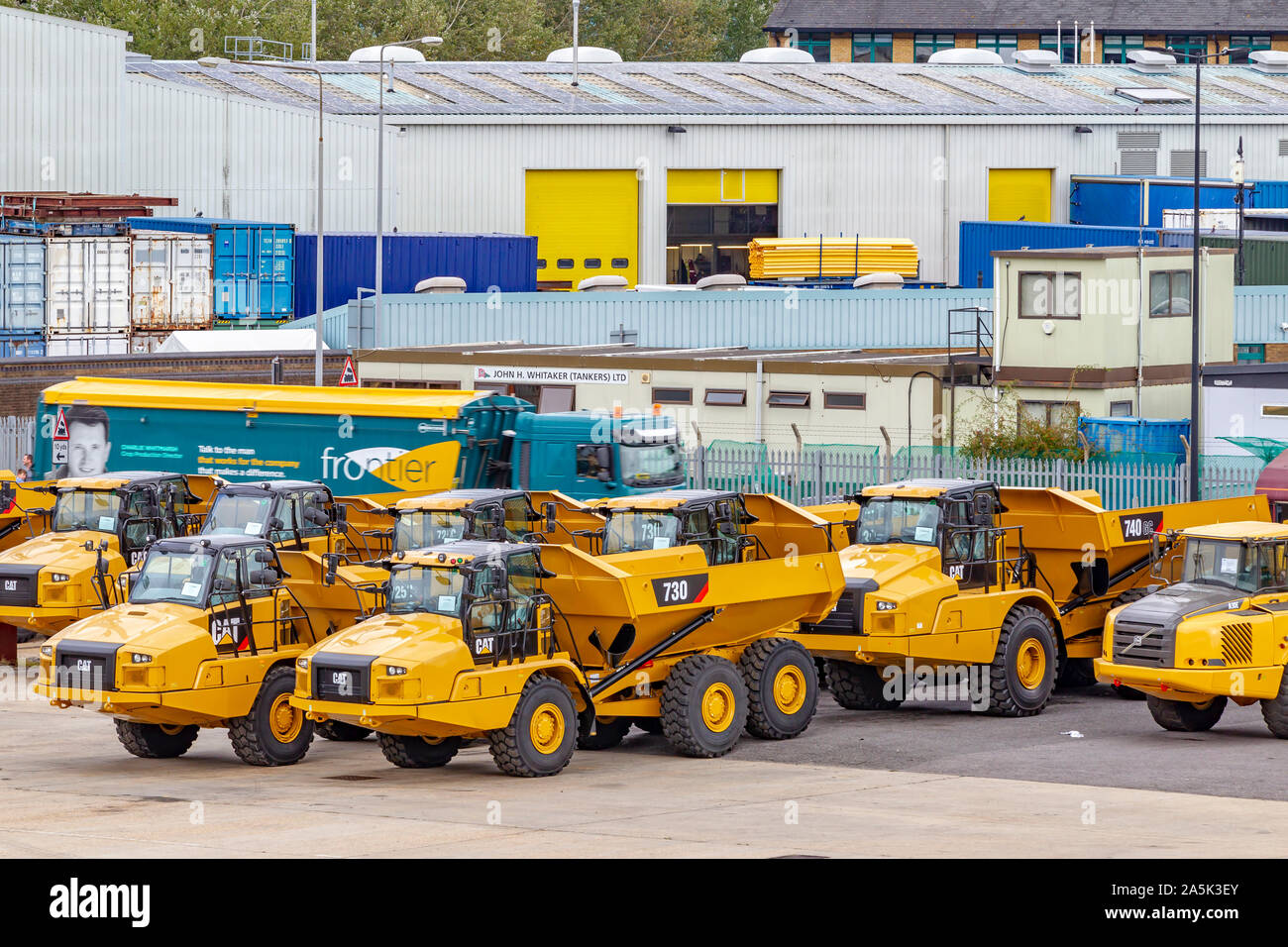 Caterpillar dumper trucks hi-res stock photography and images - Alamy