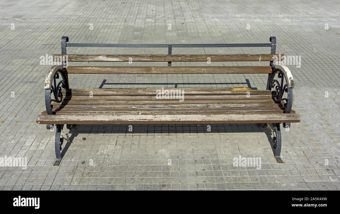 Rotten wooden bench hi-res stock photography and images - Alamy