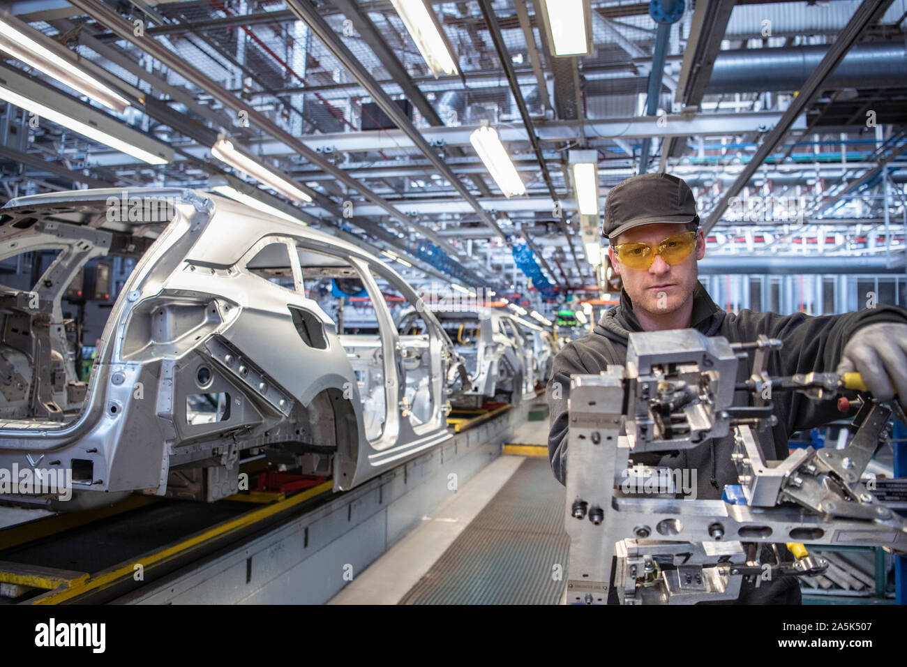 Car Worker High Resolution Stock Photography and Images - Alamy