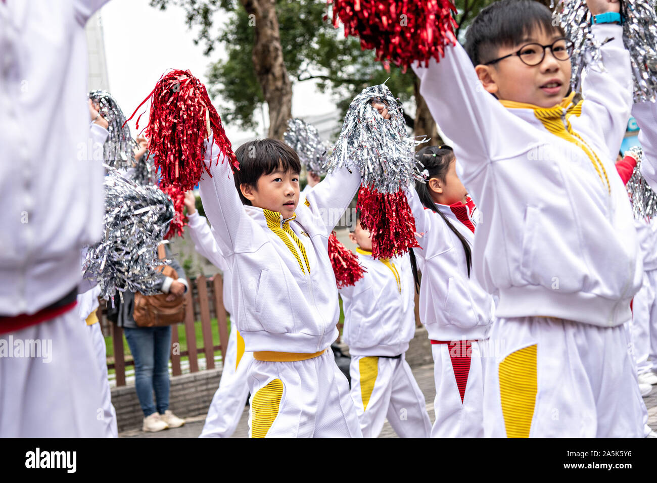Hongkong school girls hi-res stock photography and images - Alamy