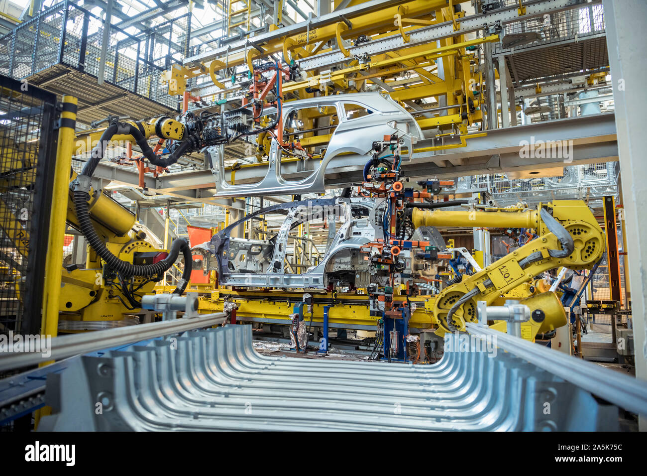 Industrial Robots Car High Resolution Stock Photography and Images - Alamy