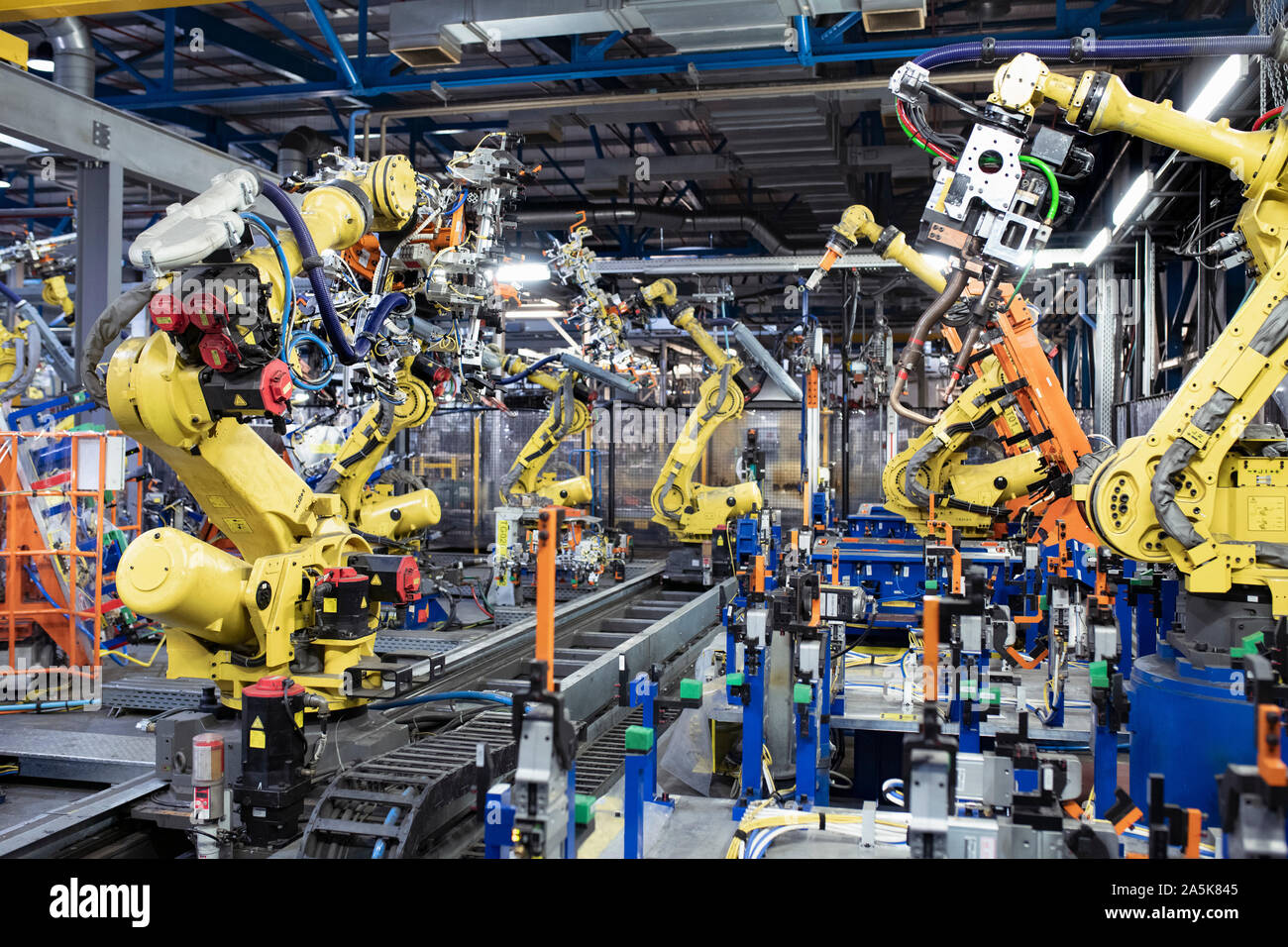 Modern production technology hi-res stock photography and images - Alamy