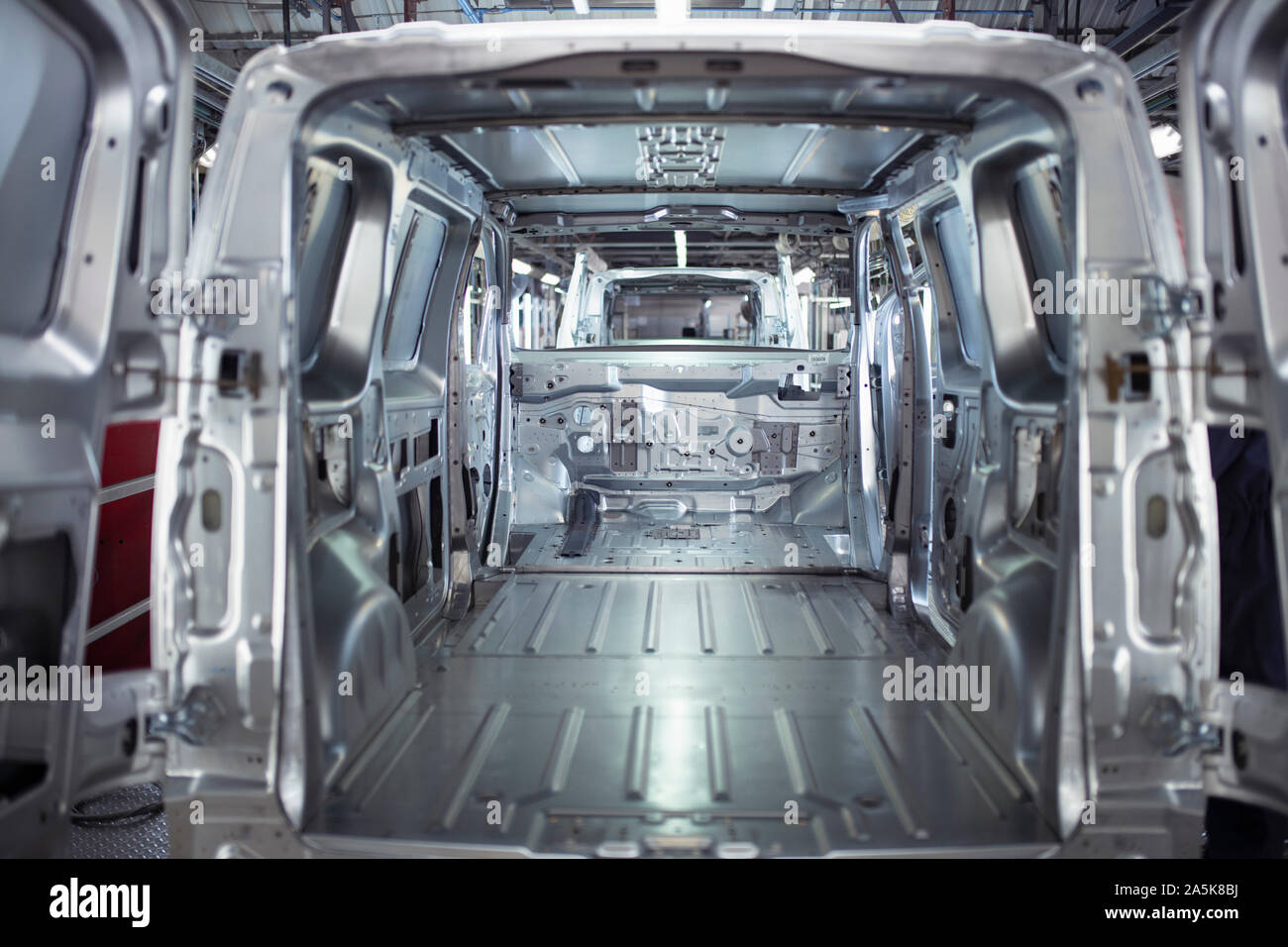 Modern factory interior car hi-res stock photography and images - Alamy
