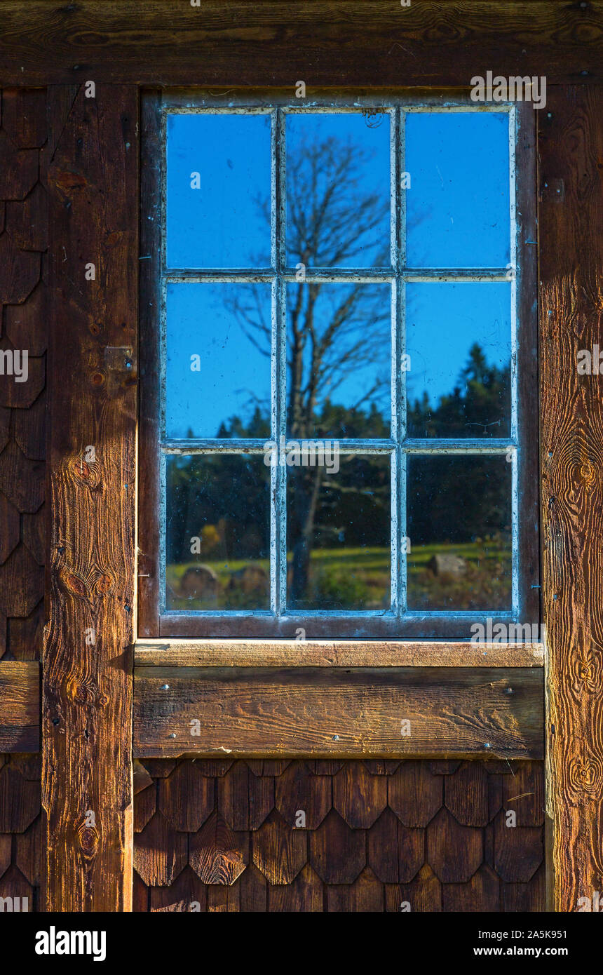 Vintage casement window hi-res stock photography and images - Alamy