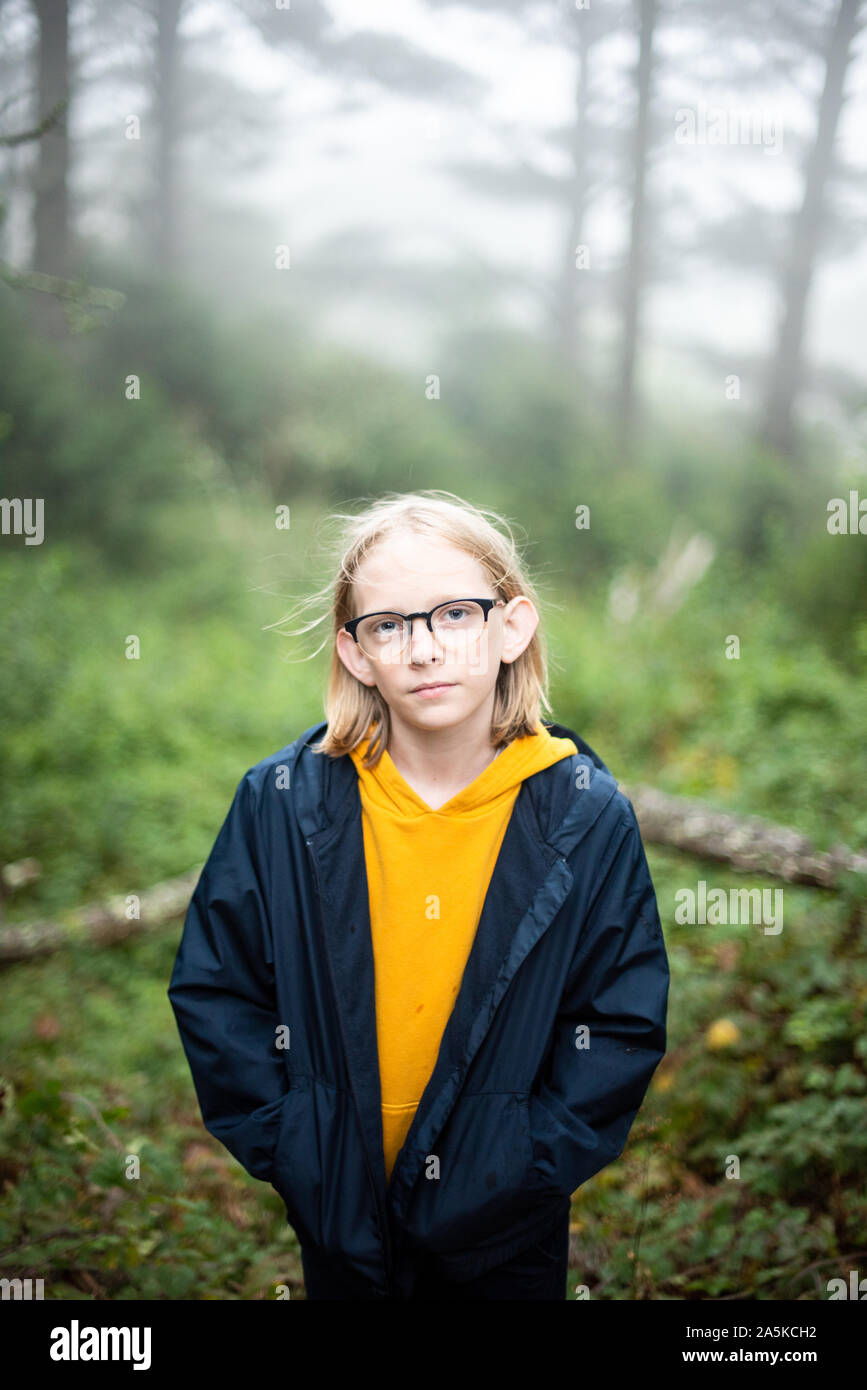 Tween boy hi-res stock photography and images - Alamy