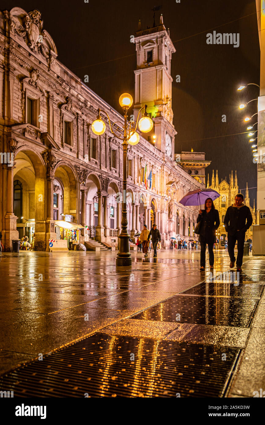 Evening in milan city centre hi-res stock photography and images - Alamy