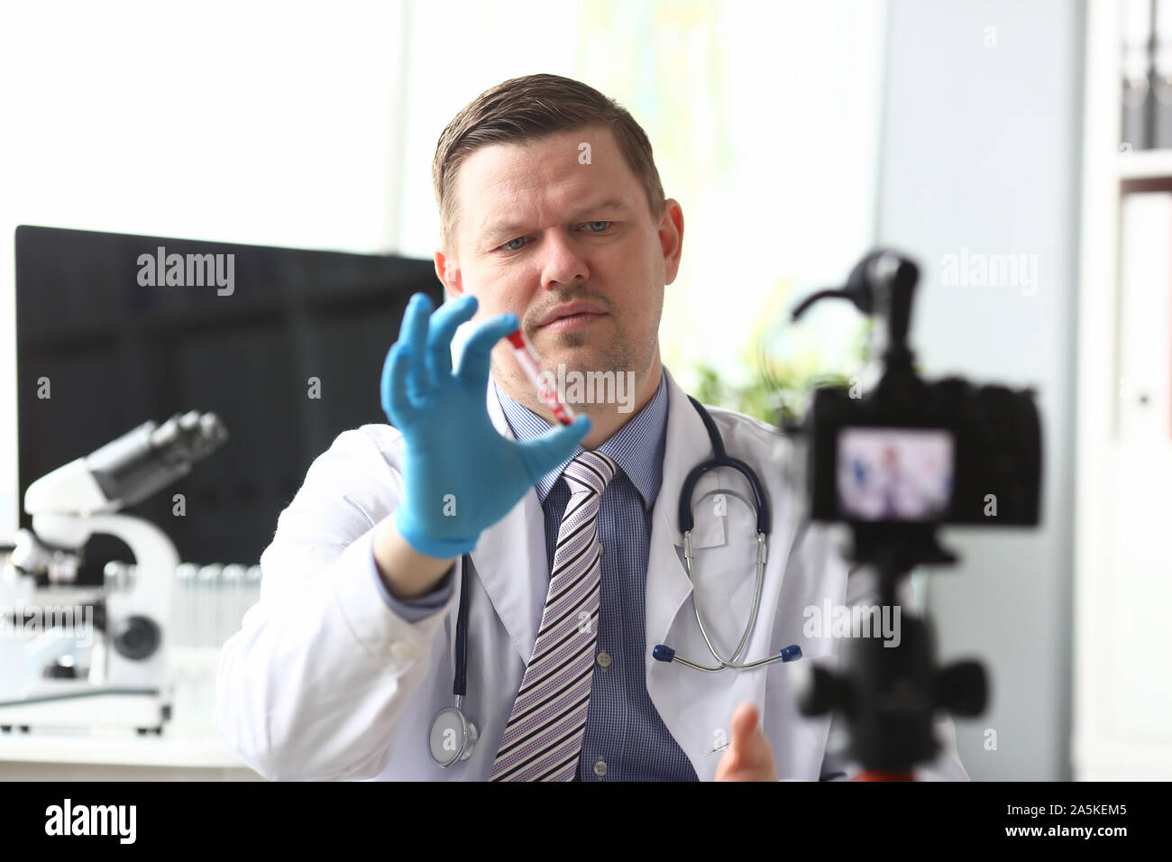 Portrait serious doctor man showing hi-res stock photography and images ...