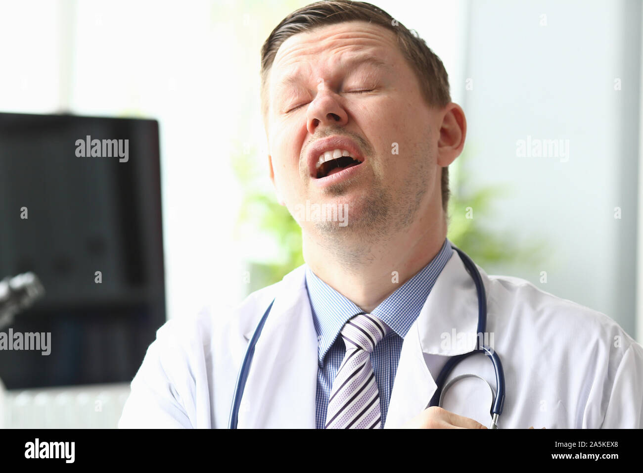 Doctor tired paper hi-res stock photography and images - Alamy