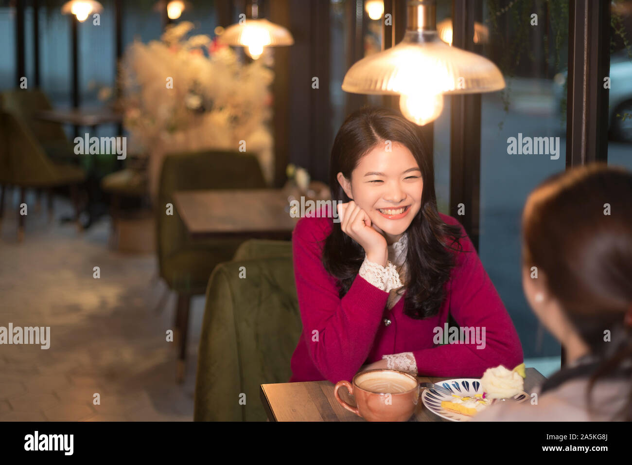 Women having tea hi-res stock photography and images - Alamy